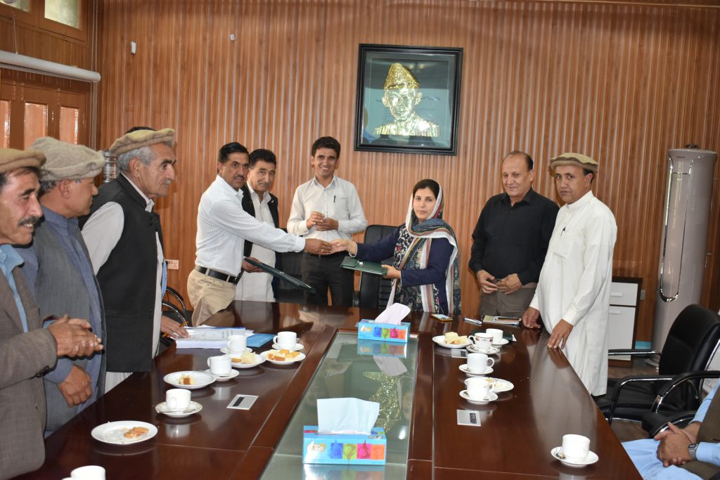 MoU signing with the community of Taus Yasin, Ghizer - ETIGB